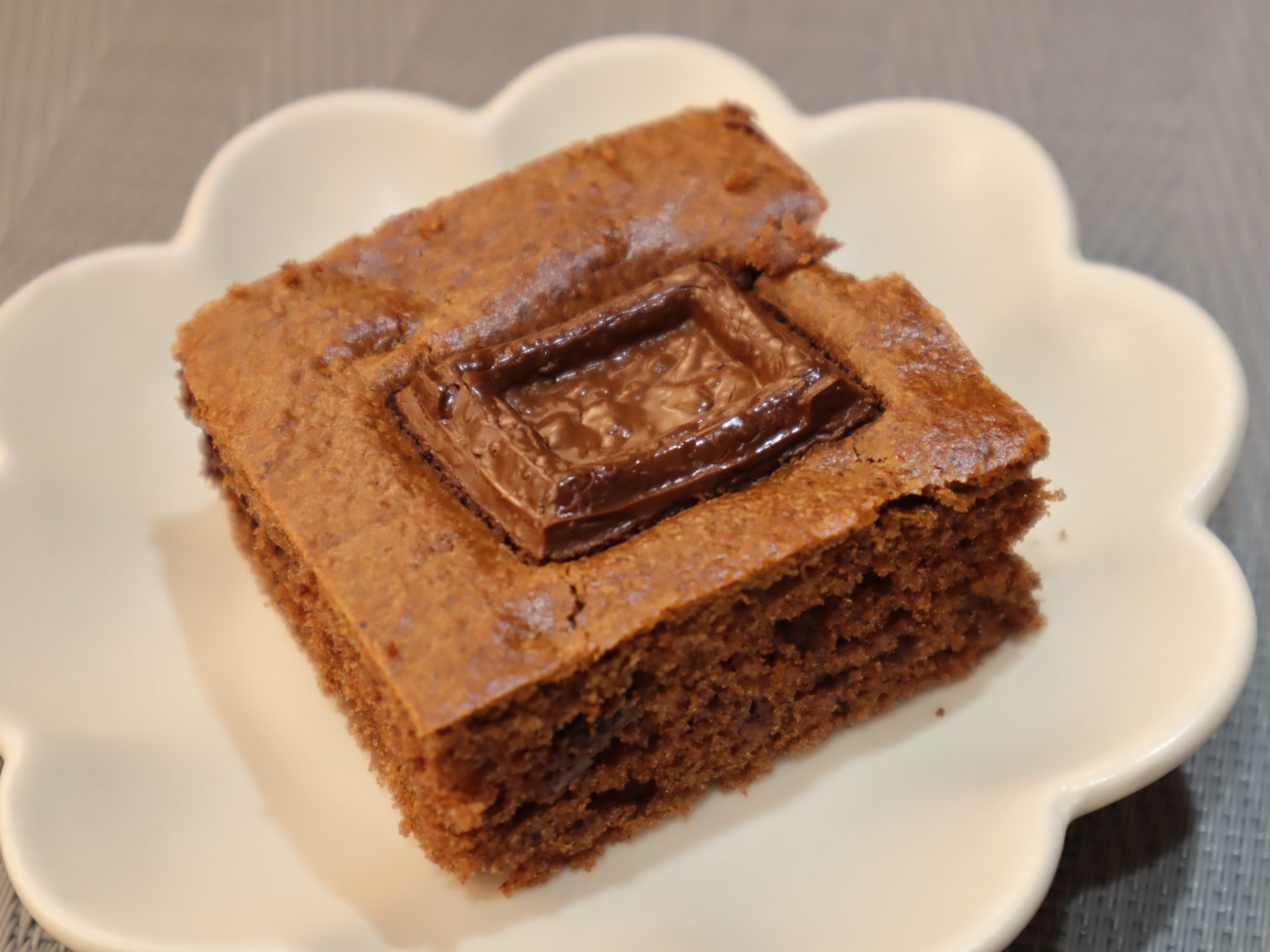 ダブルチョコレートケーキ | 株式会社コメットカトウ